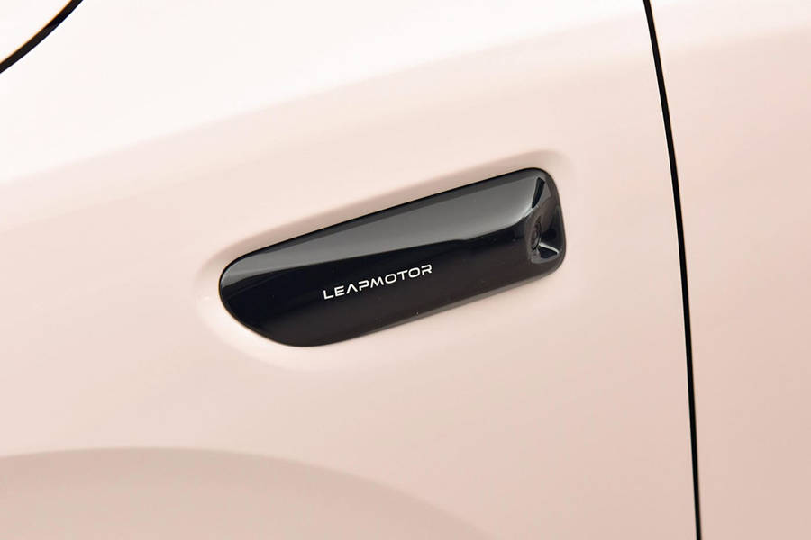 零跑B01正式上市 官方指导价8.98-11.98万元_搜狐汽车_搜狐网