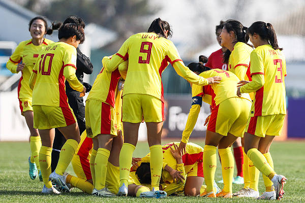 U20女足亚洲杯 | 中国U20女足打进世界波 逼平朝鲜队保留出线主动权_比赛_霍悦欣_桑尼