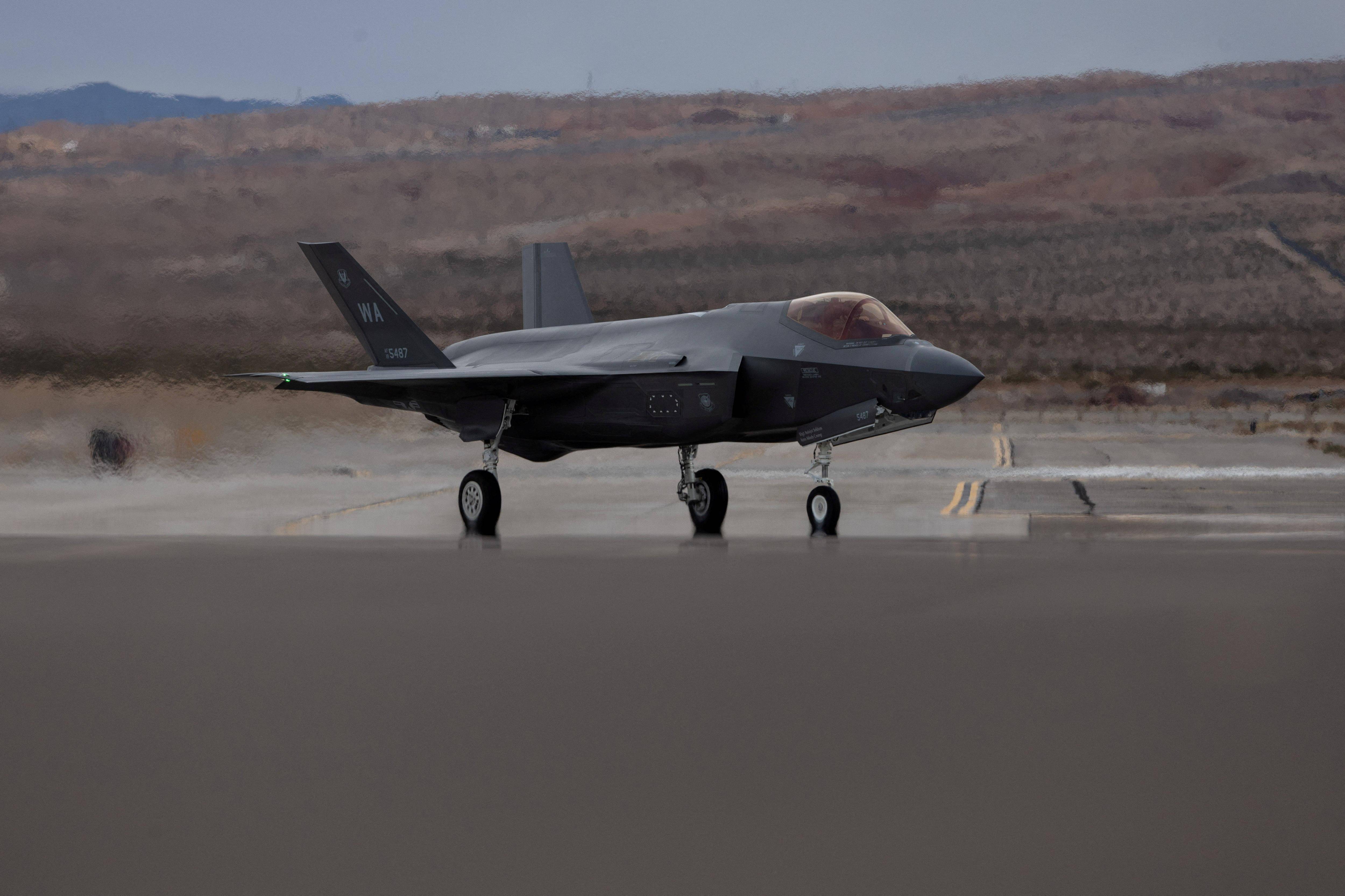 美媒：美国空军F-35A战斗机变身核轰炸机_认证_隐形战机_北约