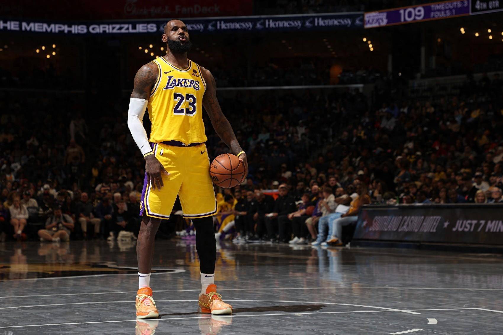 Shams：我和很多人聊过詹姆斯 预计他还会在NBA打一至两年_期望_退役_Show