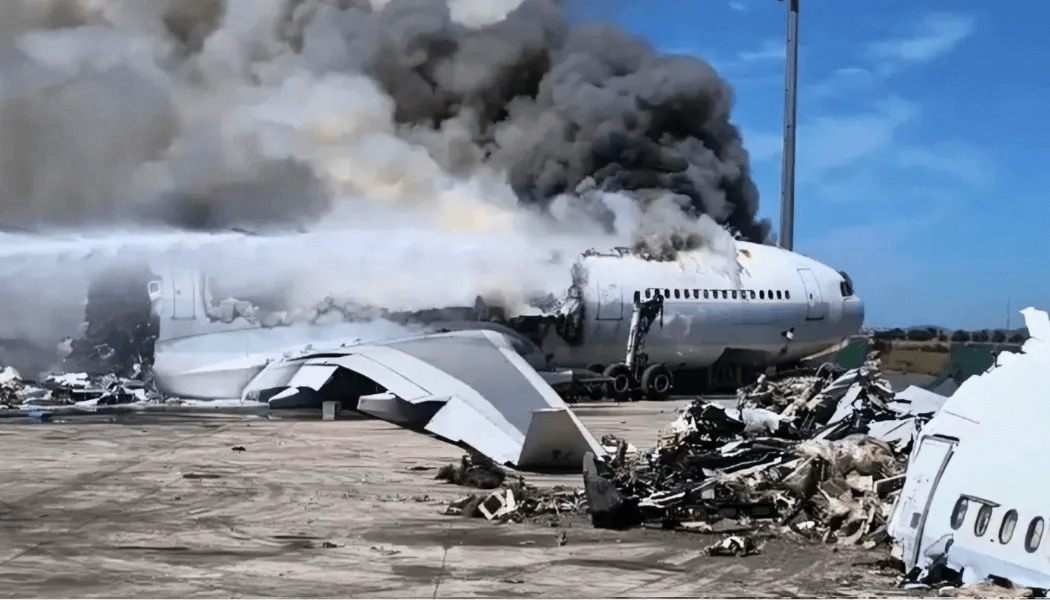 退役A330被大火烧毁！一客机因“技术问题”返航_机场_国泰航空_飞机