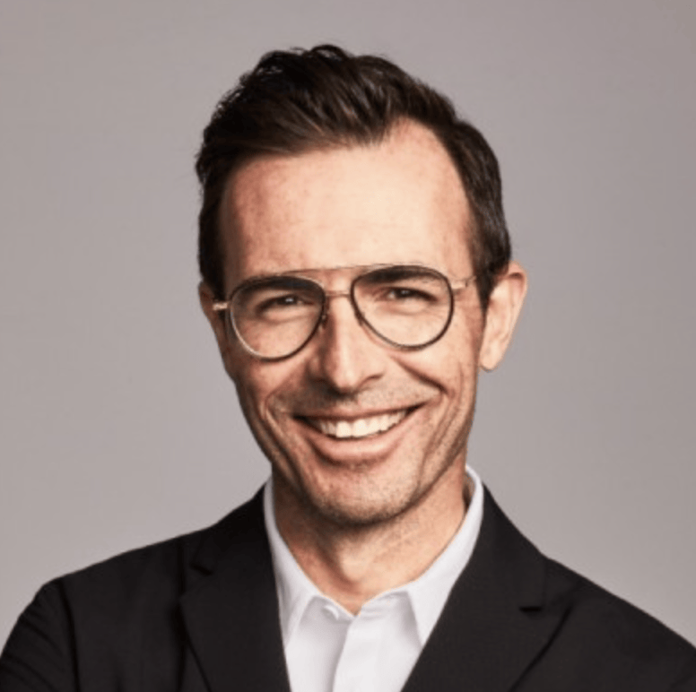 Lululemon 披露首席执行官去年的薪酬水平_Calvin_McDonald_中国