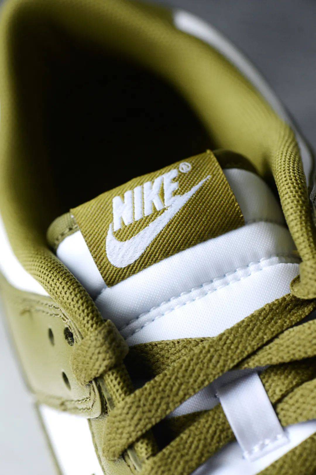 SOAR 限量发售｜Nike Dunk Low Retro “Pacific Moss”_顾客_白色_橄榄绿