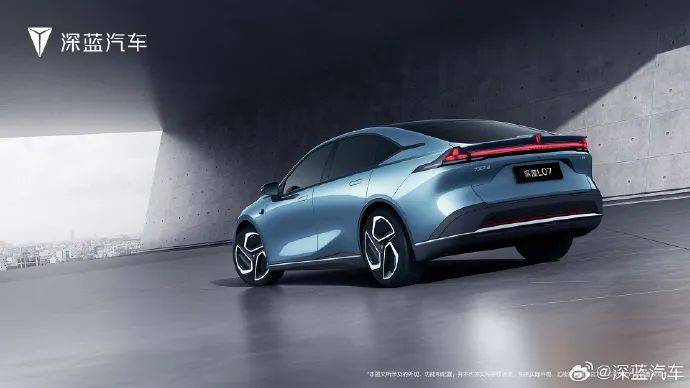 纯SL03后长安深蓝再出新作L07，将与华为智驾深度合作！_搜狐汽车_搜狐网