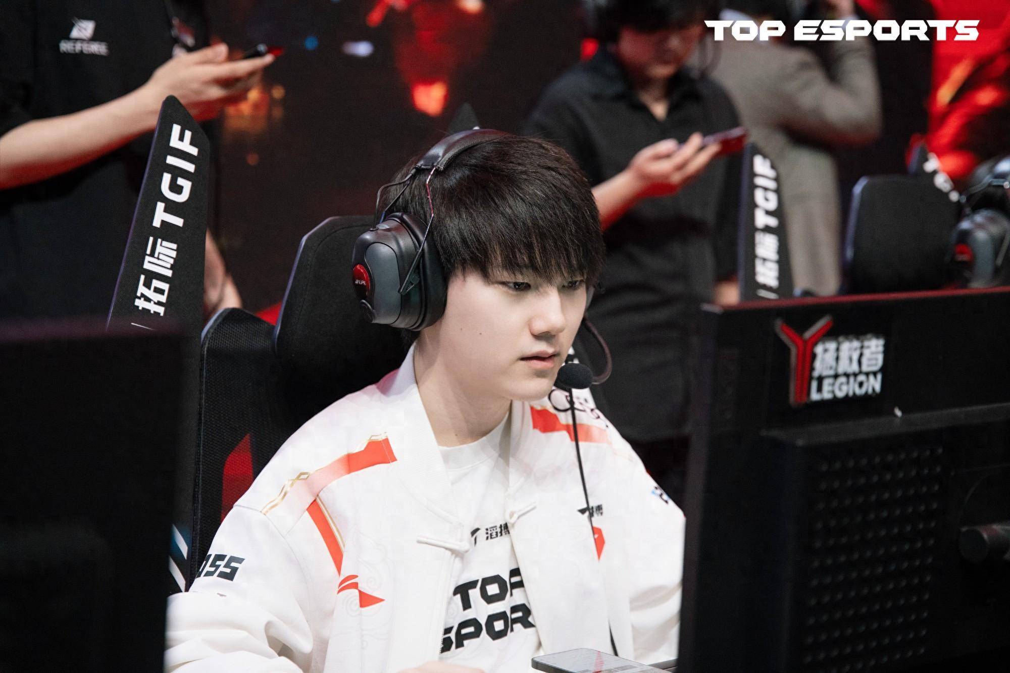 LPL：TES斩获夏季赛开赛四连胜，提前晋级组内赛-登峰组_定组_对阵_进行