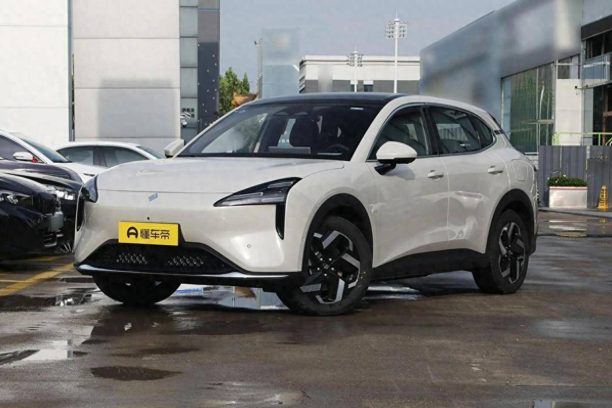 国产纯电SUV之争，云海EV对比银河E5，15万落地，谁的体验更好？_搜狐汽车_搜狐网