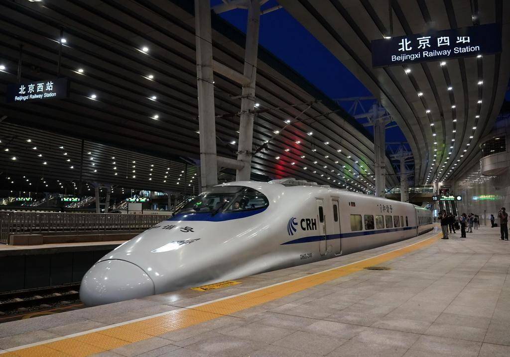 中国纵向动卧有多爽？1736公里一站直达，舒适度堪比飞机商务舱_列车_旅客_动车组