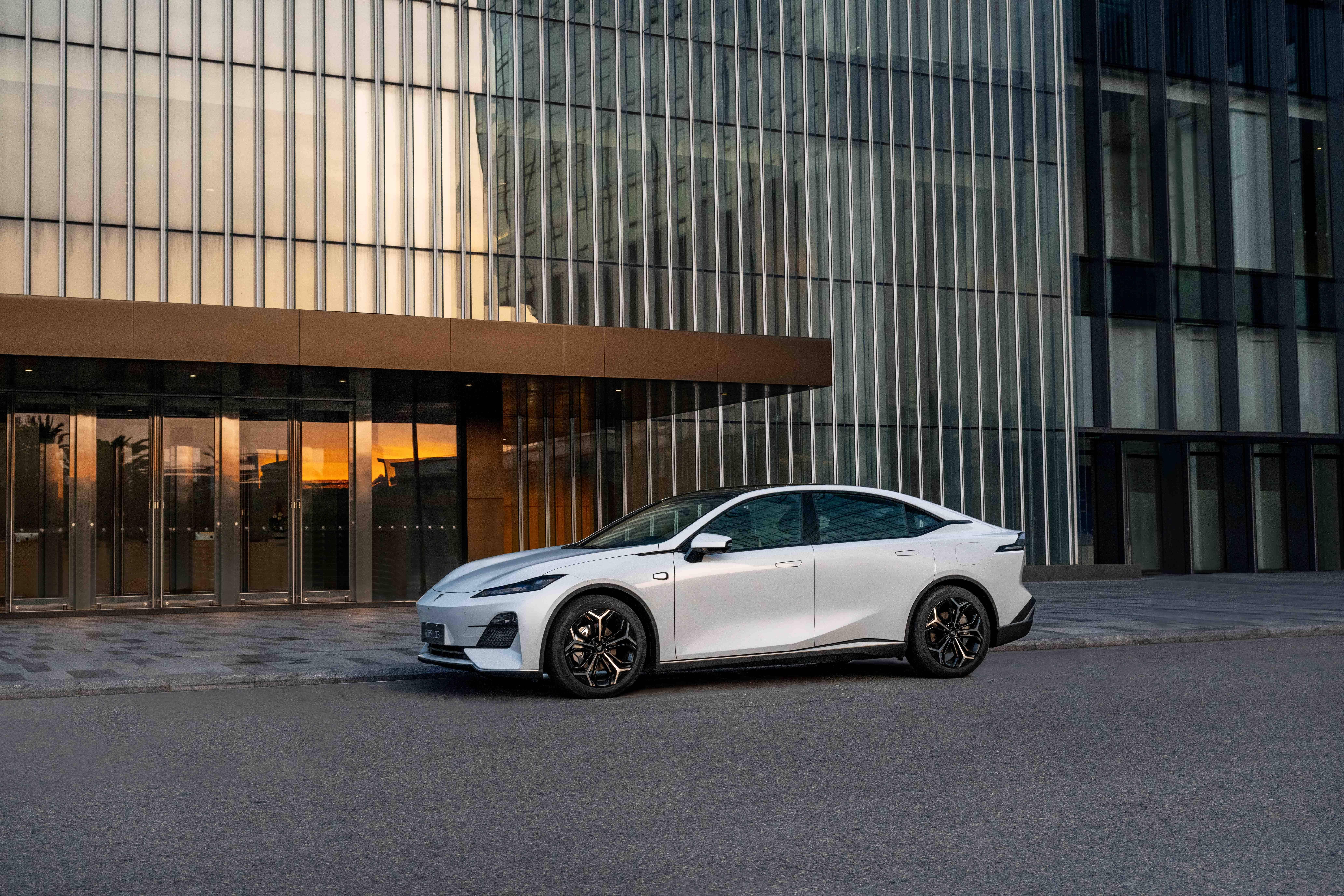 2025款SL03焕新上市，携手L07迎战海豹“06+07”？_搜狐汽车_搜狐网