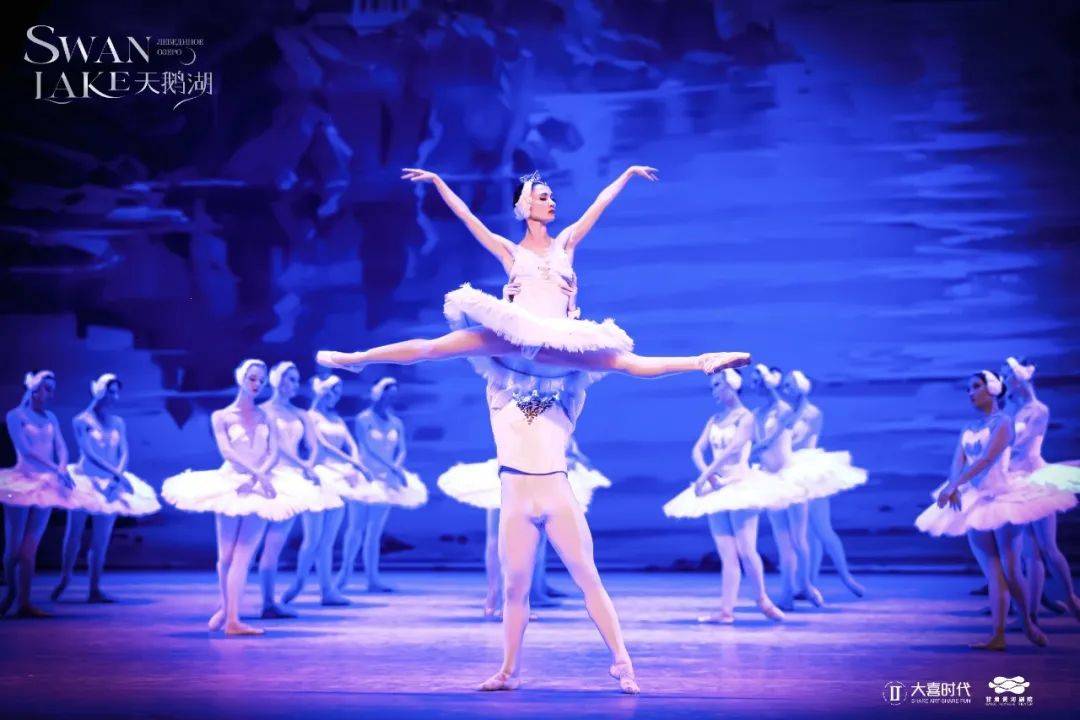 看《天鹅湖》别只等四小天鹅了，这些绝美舞段千万不能错过！_舞蹈_俄罗斯_芭蕾