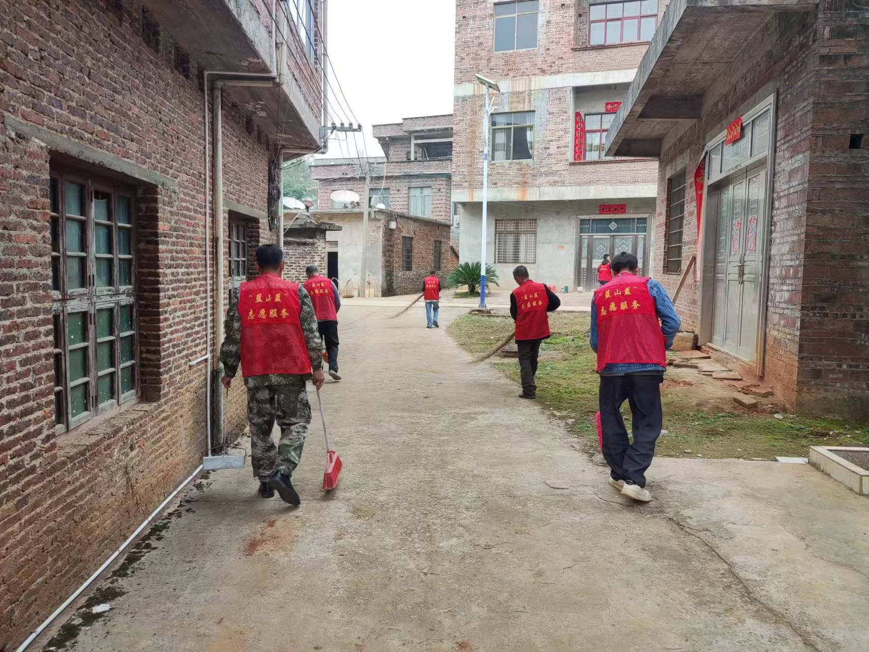 蓝山祠堂圩镇和谐村：整治人居环境 共建美丽家园_居民_活动_群众