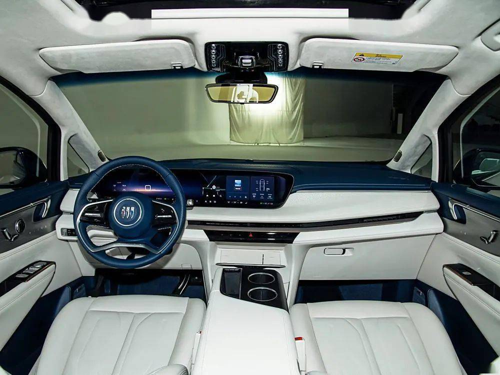 30英寸大屏，独立航空级座椅，GL8陆上公务舱才19.79万起？！_搜狐汽车_搜狐网