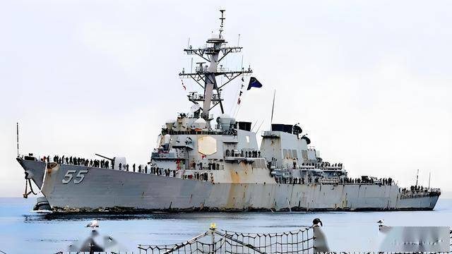 美记者曾登上中国052D，被眼前一幕惊讶到：7000吨巨舰还能这样？_军舰_美国_泽维尔·瓦瓦瑟