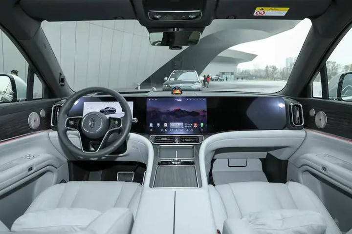 问界M9：50万+豪华SUV新标杆，销量超越同级总和，4.3秒破百_搜狐汽车_搜狐网