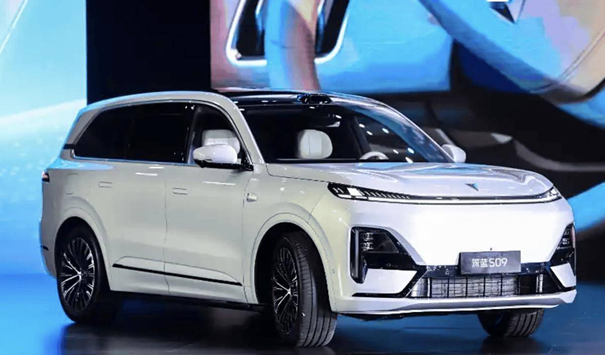 深蓝S09首发挑战理想L9：AI大战前夕，谁将成为智能SUV新王者？_搜狐汽车_搜狐网