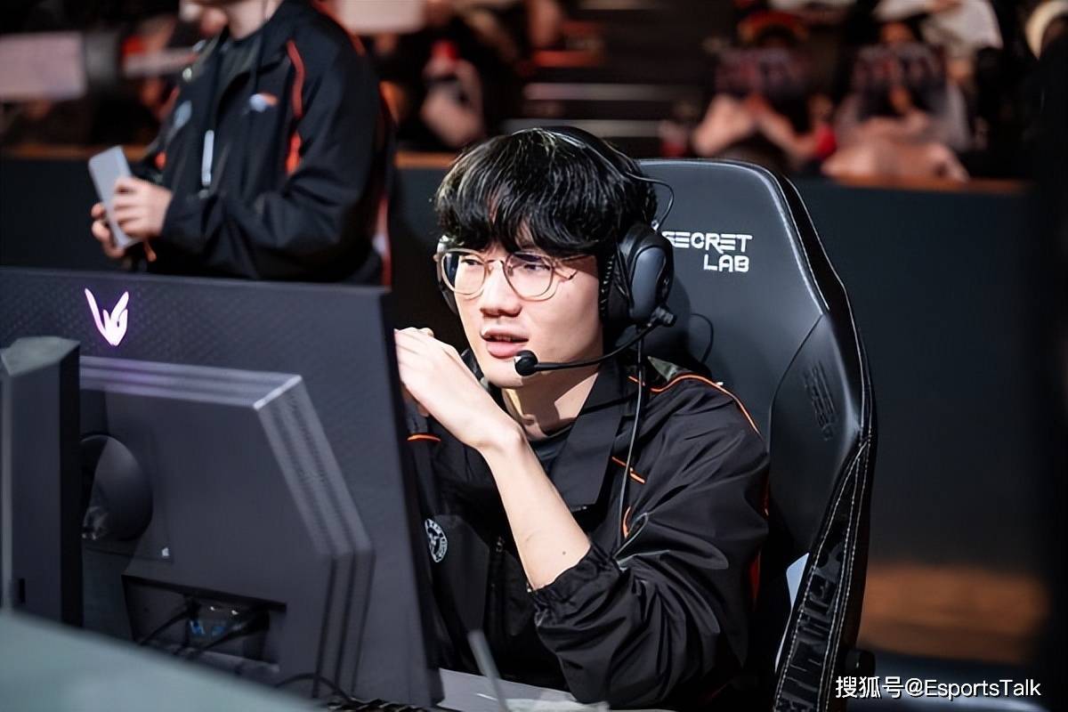 T1对阵HLE，上单“换家”首战，谁能避免提前备战第二赛段？_比赛_Smash_杰斯