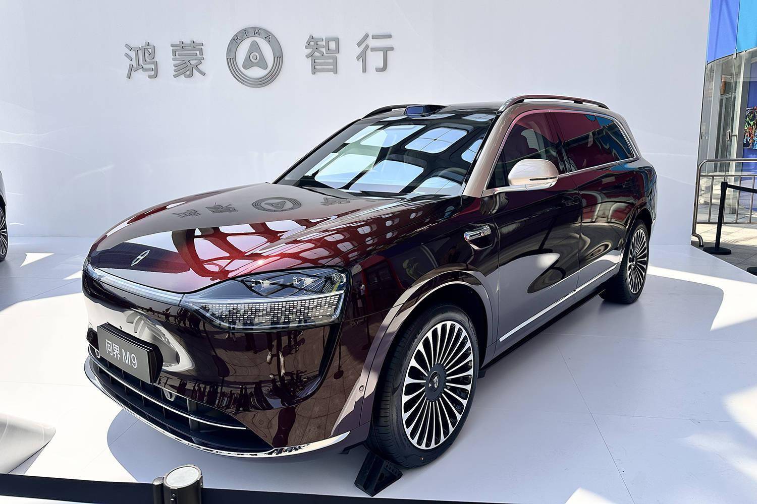 鸿蒙智行新车齐发：问界M9/M5 Ultra上市，享界S9增程版预售开启_搜狐汽车_搜狐网