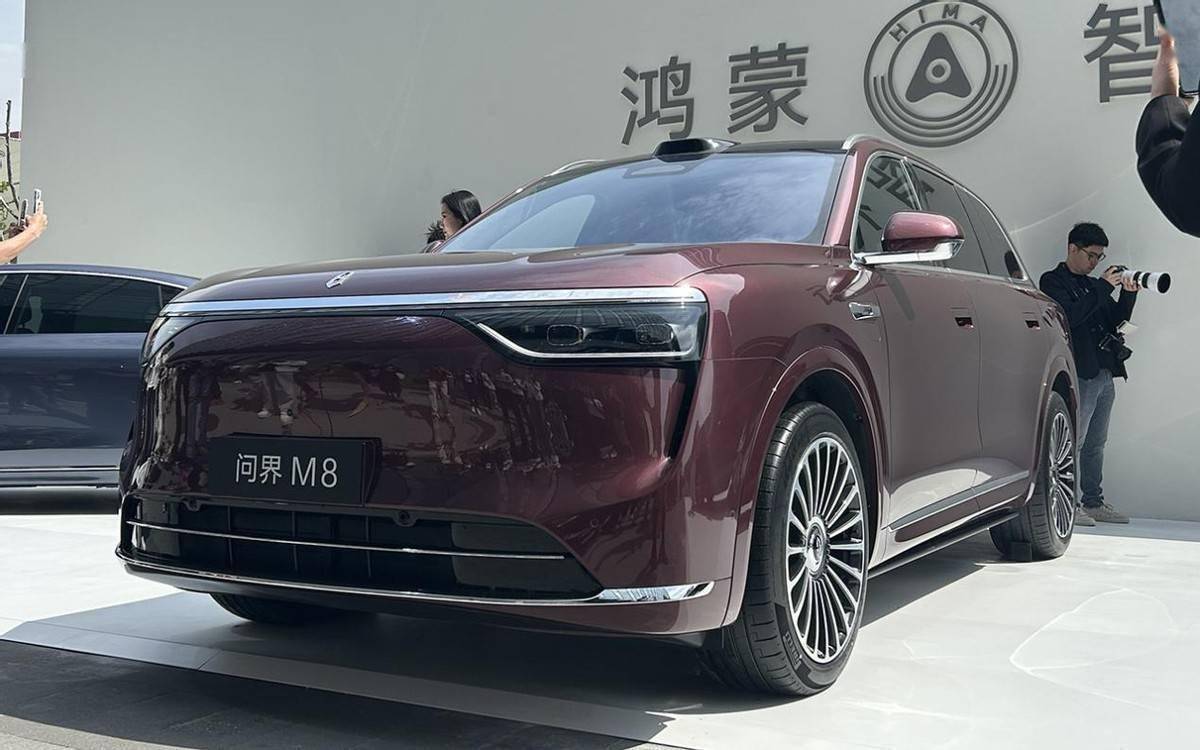 问界M8强势上市，预定破10万，理想L8/L9面临挑战！_搜狐汽车_搜狐网