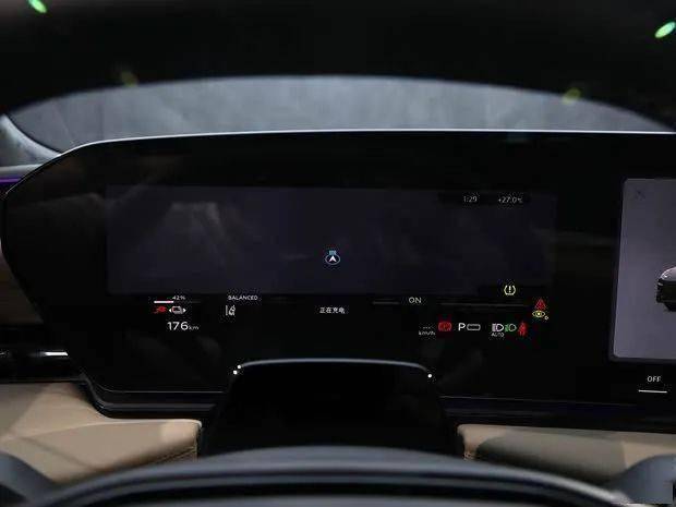 奥迪A6L e-tron来袭：三块大屏+贯穿尾灯，续航超750km，加速仅5.4秒！_搜狐汽车_搜狐网