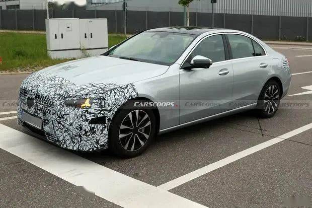 新款奔驰C级曝光：1.5T插混+9AT，全新尾灯设计，运动风再升级！_搜狐汽车_搜狐网