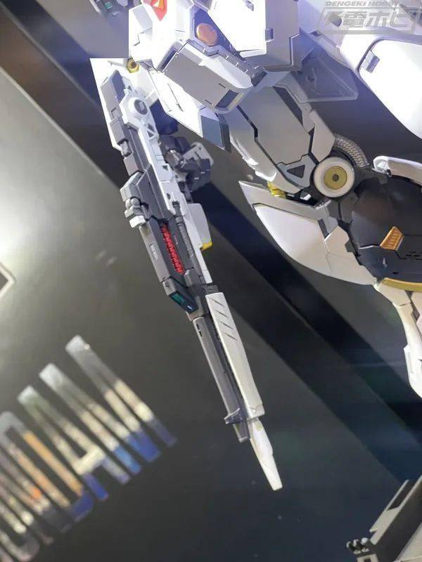 PGU牛高达官图和实物来了！到底是怎样的新PGU要60000？_效果_来稿_造型