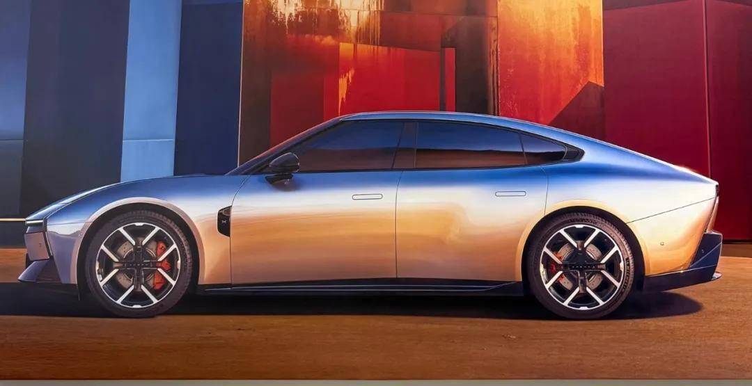 新款小鹏P7官图发布，8月6日上市，能打过小米SU7吗？_搜狐汽车_搜狐网