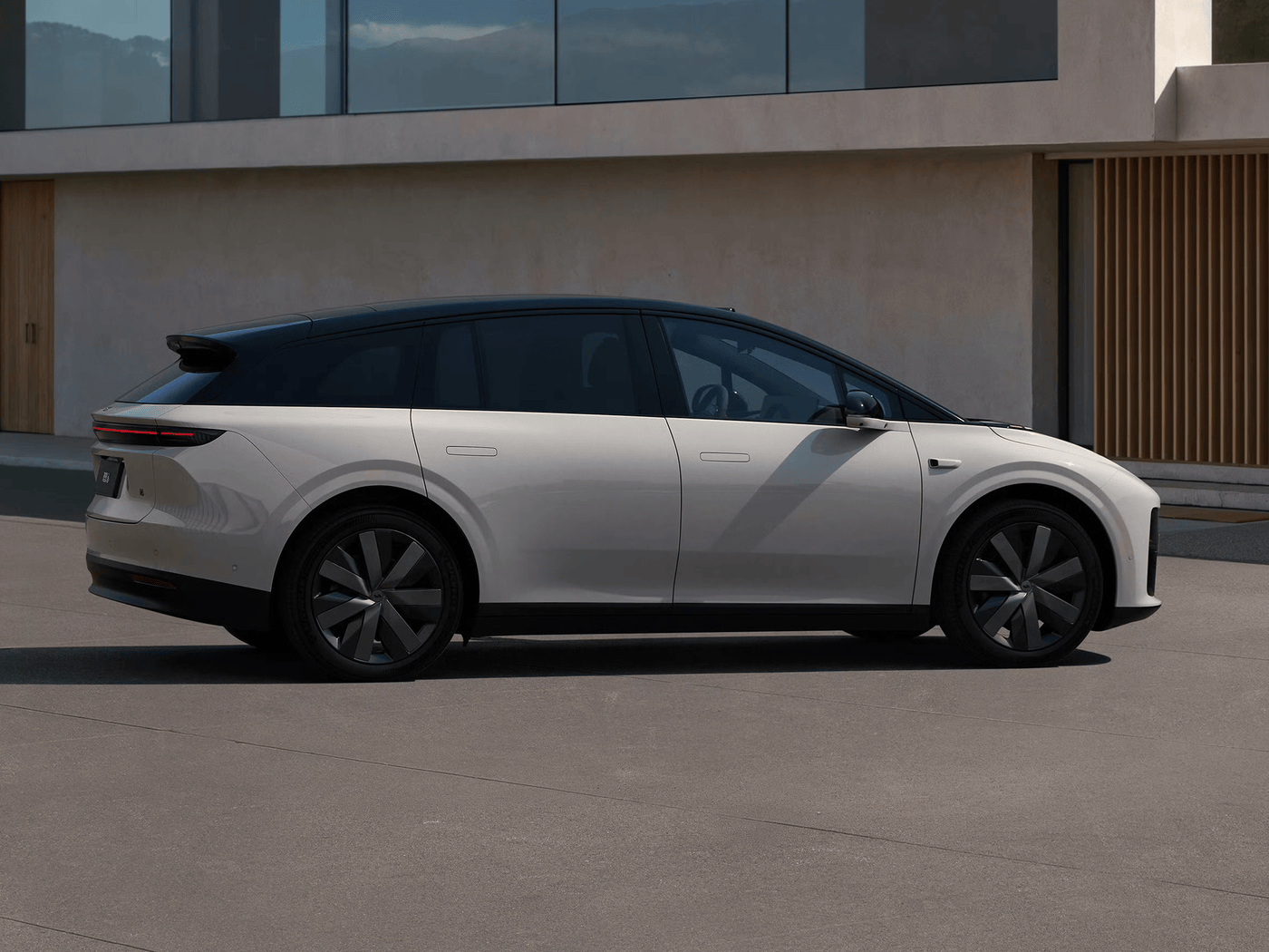 理想i6内饰官图来了！配后排娱乐屏及冷暖箱 9月26日上市_搜狐汽车_搜狐网