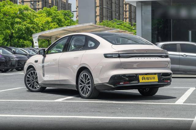 后驱+6.4秒破百+650km续航，带你深度体验零跑B01_搜狐汽车_搜狐网