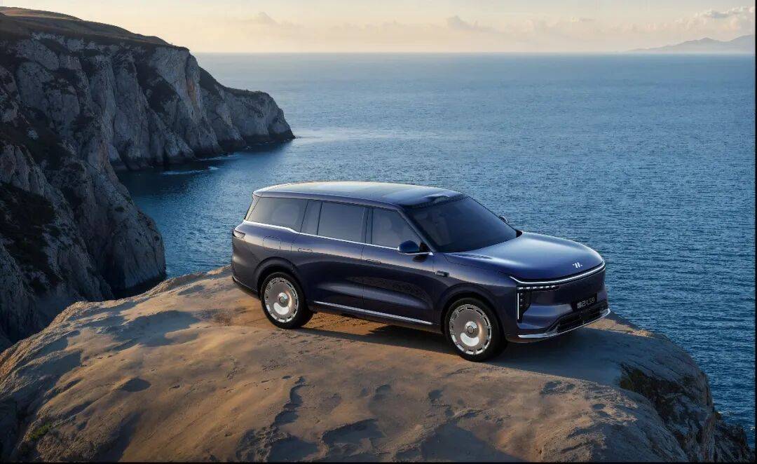 近5.3米旗舰，增程配66度电池，纯电续航402km，6座SUV又有新款！_搜狐汽车_搜狐网